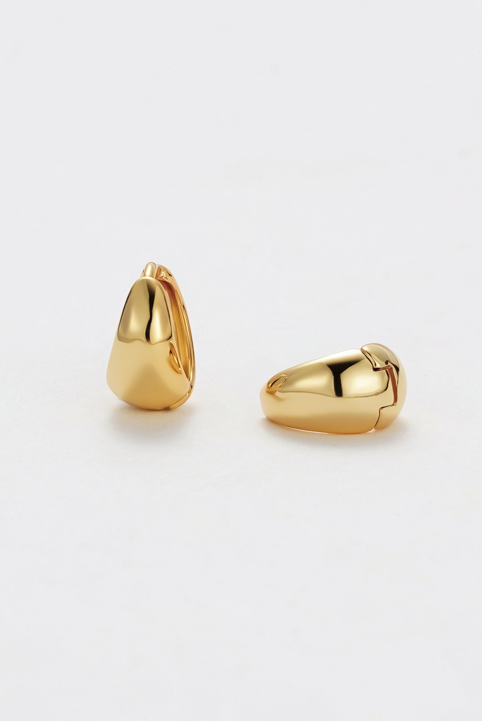 Steph Small Hoop Earrings - Gold – Jipsi Cartel